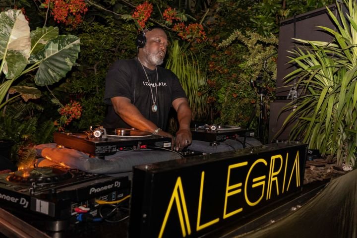 Sadar Bahar - Music label & curated art.